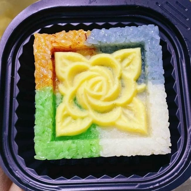 Khuôn nhận xôi, ép cơm, làm bánh bằng nhựa hình vuông mẫu hoa hồng, chữ ...