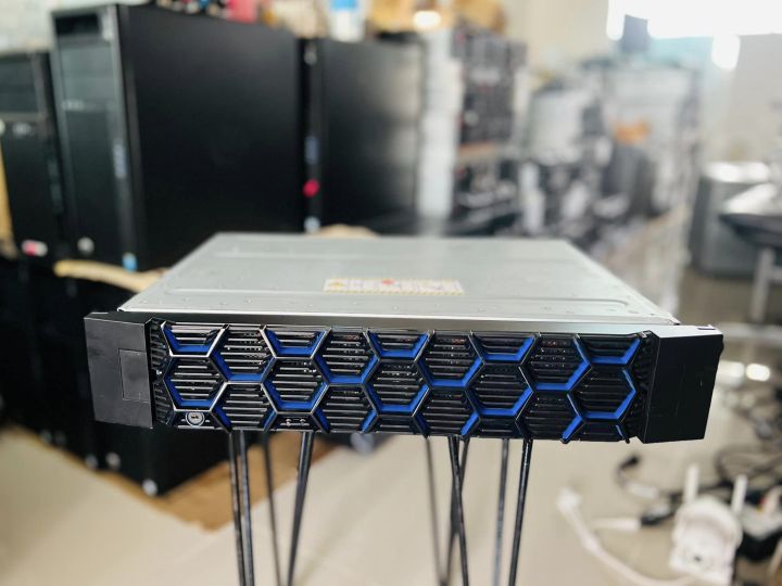 DELL EMC MODEL TAE Server Chassis 25 bay 1.2TB 12Gbps 13unit 005051632 ...