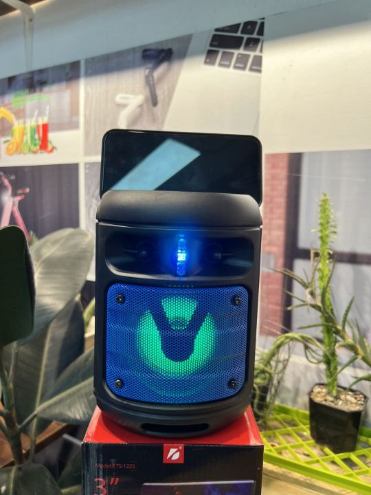 ลำโพงบลูทูธ รุ่น KTS-1225 ลำโพงพกพา เสียบไมค์ได้ เปิด-ปิดไฟได้ วางมือ ...