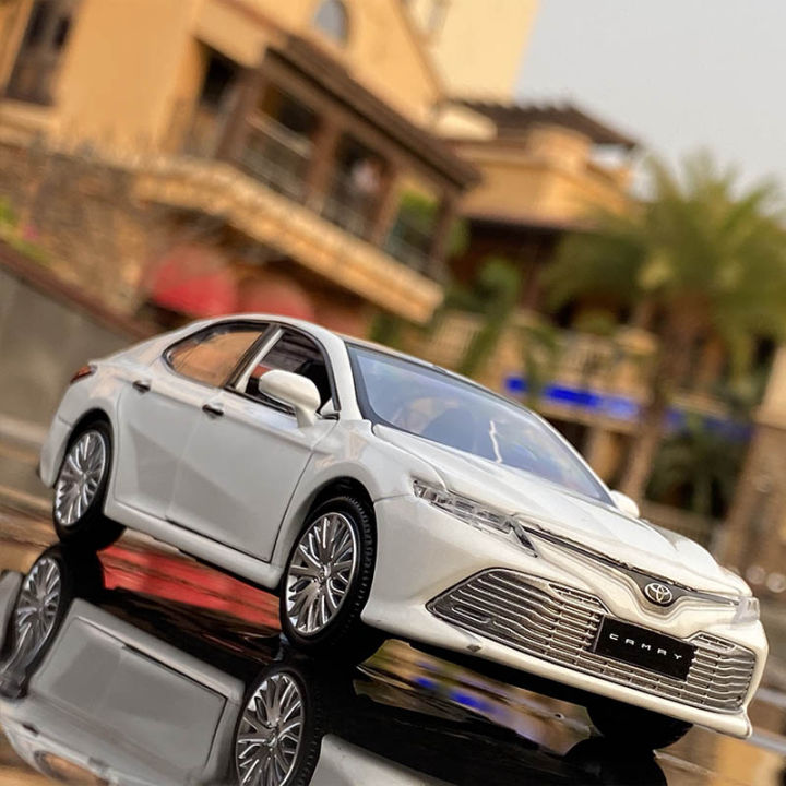 Toyota Camry โมเดลรถโลหะผสมรถของเล่นโลหะหล่อจากโลหะ1/32แบบจำลองการเก็บ ...