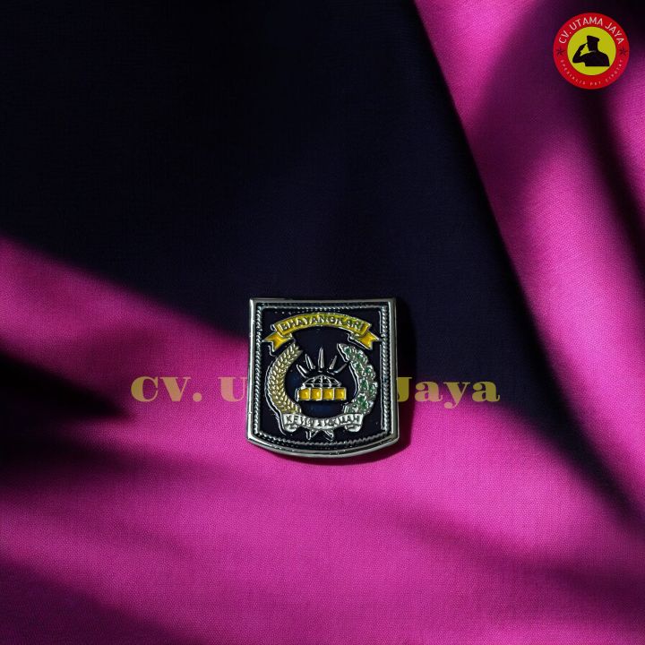 Pin BHAYANGKARI | Brevet Wing Bhayangkari Tanda Istri Wanita Polisi ...