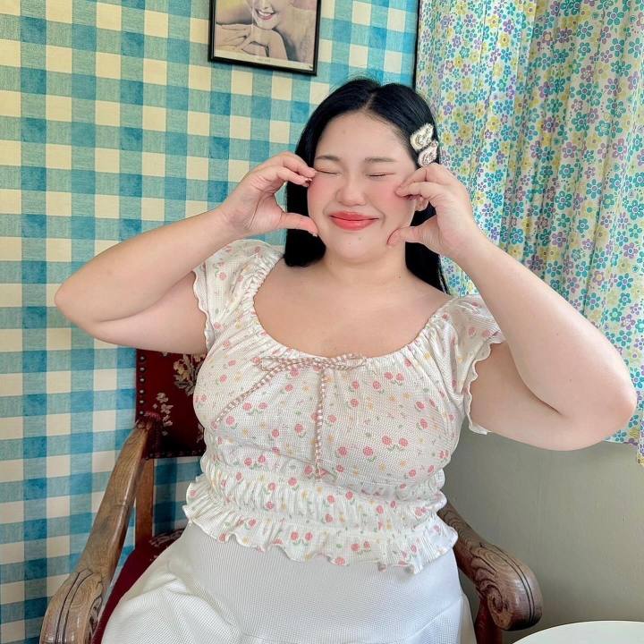 เสื้อลายกุหลาบ สีหวานสดใส แต่งด้วยโบว์ลายสก็อตเพิ่มความน่ารัก Plussize | Lazada.co.th