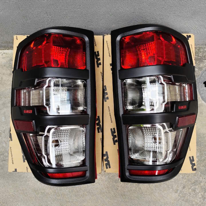 Đèn hậu Ford Ranger 2012 - 2021 bản 2.2 choá đỏ - trắng. Hàng hiệu TYC ...