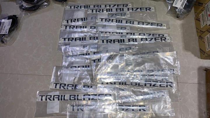 TRAILBLAZER Emblem - GM 94727804 - Chevrolet Trailblazer 2012 - 2020 ...