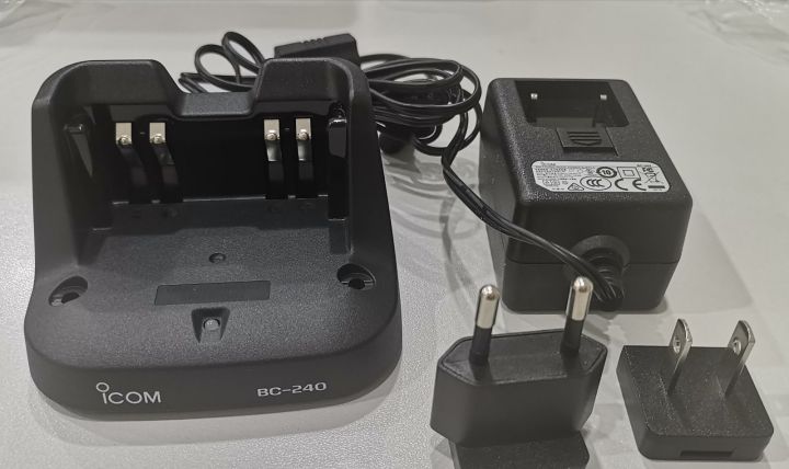 Icom BC-192 and BC-240 handheld rapid desktop charger for IC-V86 radios ...